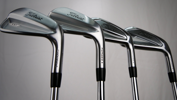 左から「T100」「T150」「T200」「T350」。シリーズ全体の一貫性がさらに向上したという｜GDO ゴルフギア情報