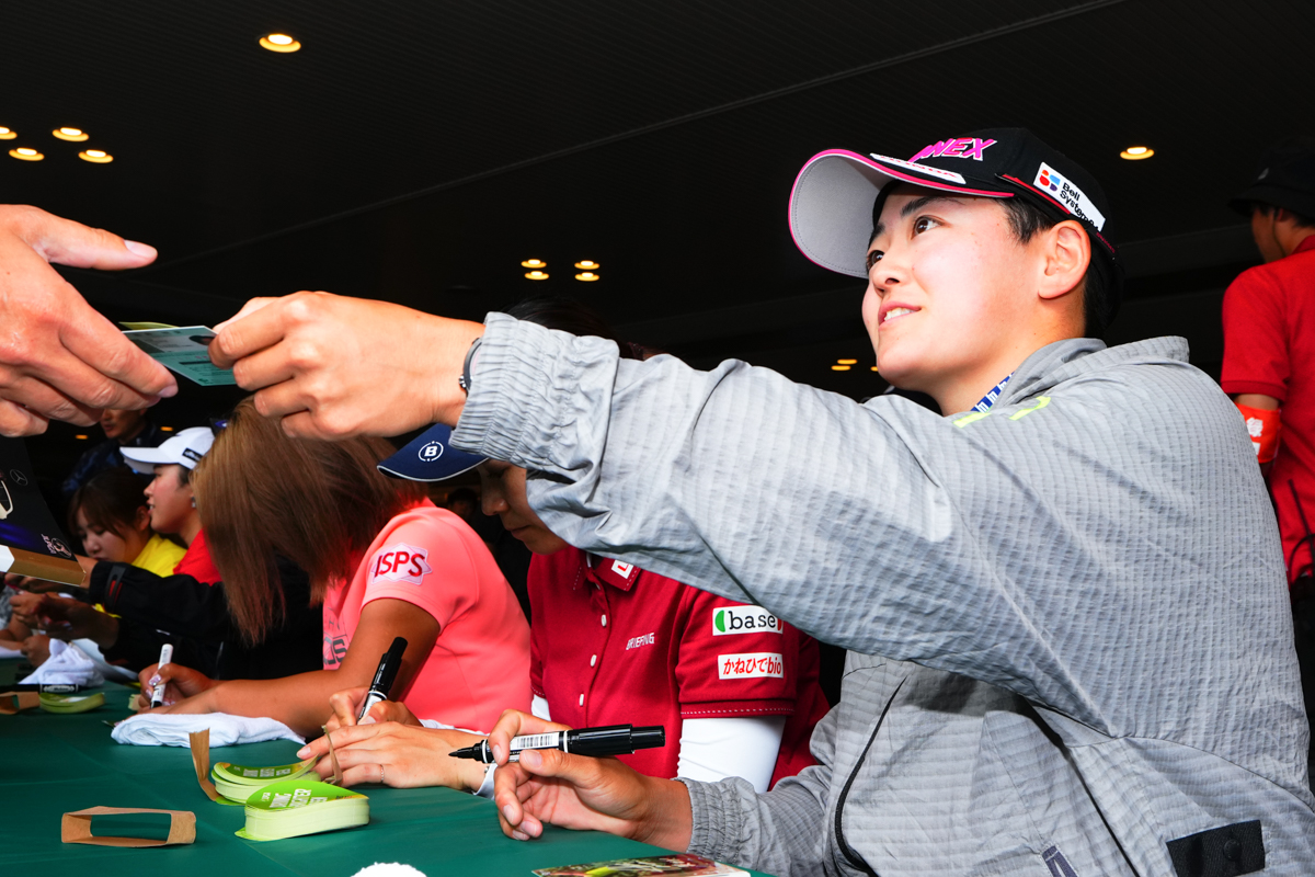 画像詳細 2024年 資生堂 レディスオープン 2日目 岩井明愛 悪天候による2日目中止で54ホール決着へ 女子ツアー競技短縮は今季4試合目 【2024年 資生堂 レディス】｜GDO ゴルフ ...