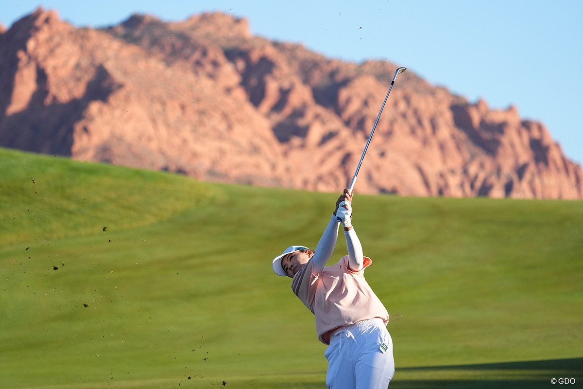 画像詳細 2025年 ブラックデザート選手権 2日目 渋野日向子 「自分でもビックリ」2連続イーグル 渋野日向子が今季ベスト“65”で急浮上 【2025年 ブラックデザート選手権】｜GDO ...