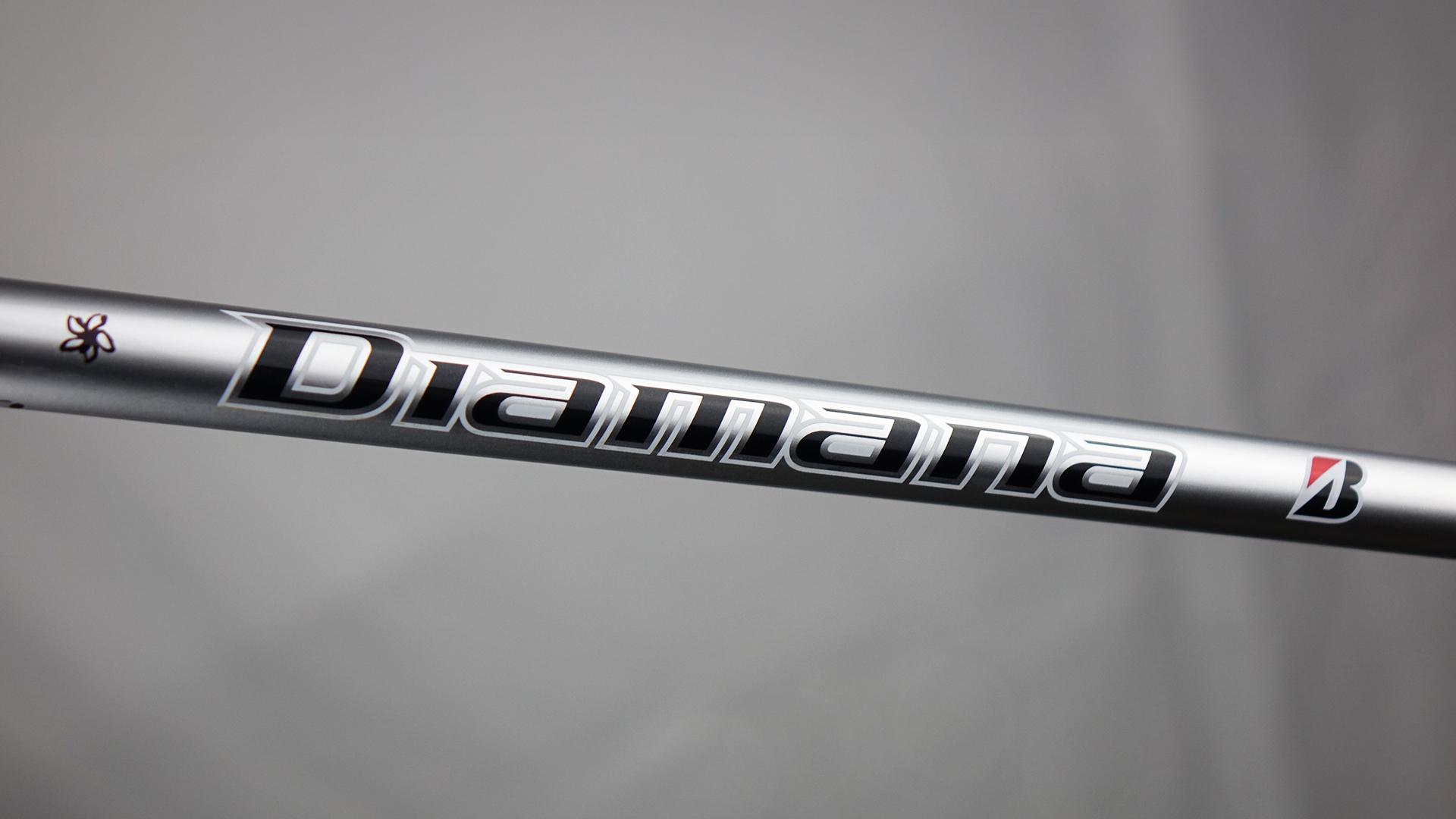 長さ:37.5インチ、バランス:D1、総重量:379g（※全て7Iの数値）｜GDO ゴルフギア情報