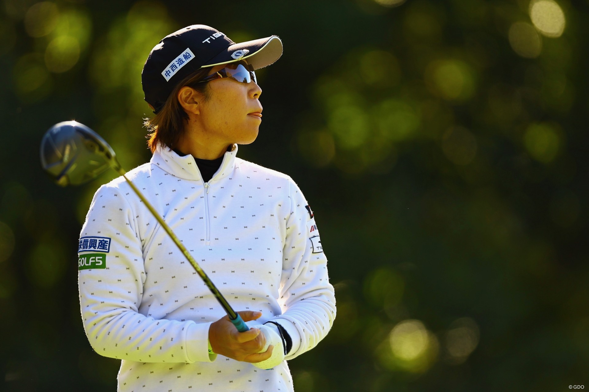 穴井詩が最終戦を単独首位でターン 1打差に岩井明愛＆鈴木愛 【国内女子ツアー LPGA】 ｜GDO ゴルフダイジェスト・オンライン