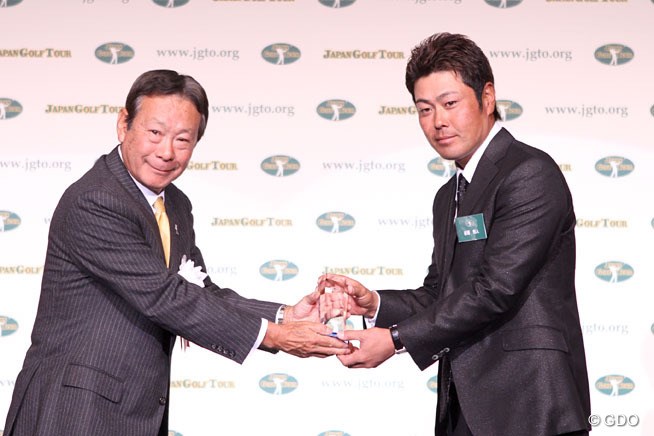 2013年 ジャパンゴルフツアー表彰式 谷原秀人
